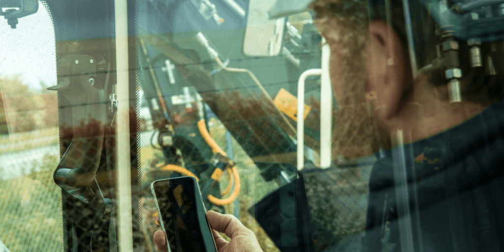 IoT in Construction: What Are The Applications and Benefits? - Trackunit