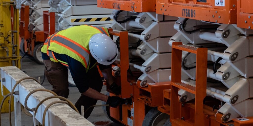 What is fleet maintenance management? - Trackunit