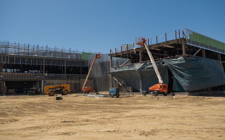 Unlock On-Site Connectivity | Trackunit Beam