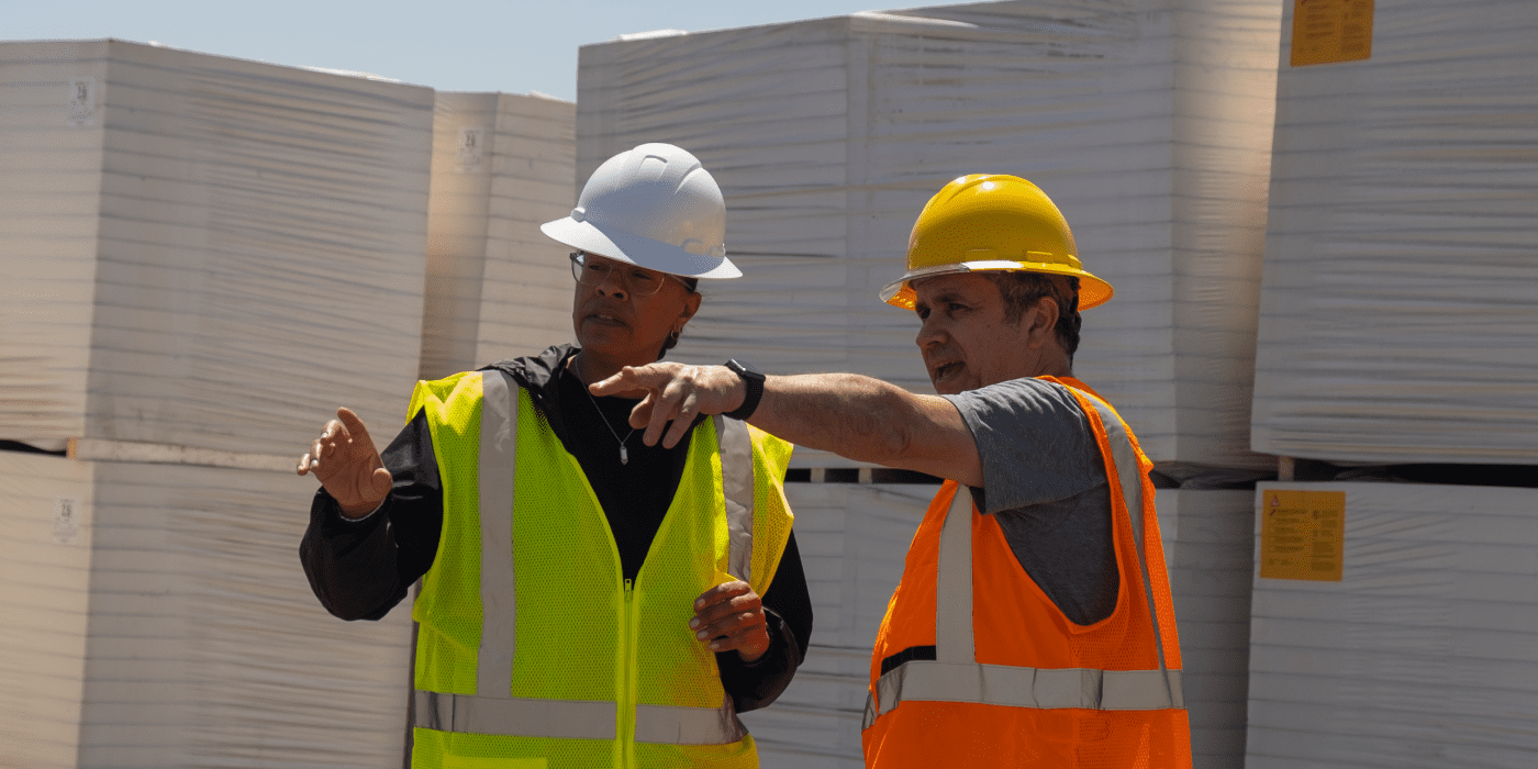 Top Features of GPS Trackers for Construction Equipment and Off-Road ...