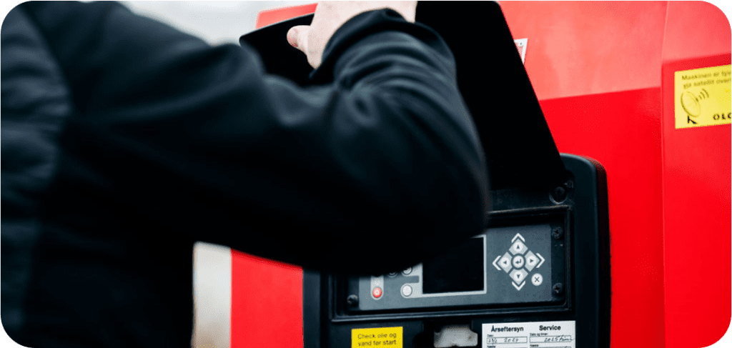 The Benchmark for Construction Fleet Connectivity | Trackunit Raw